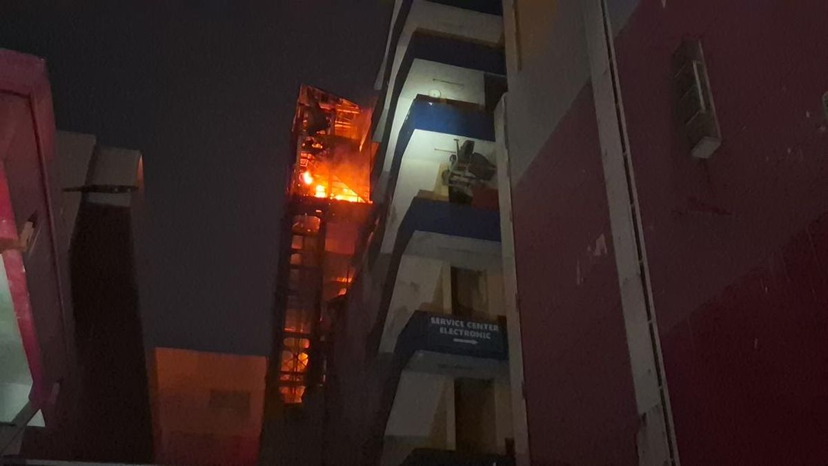 9 Orang yang Terjebak Kebakaran Glodok Plaza Berhasil Diselamatkan