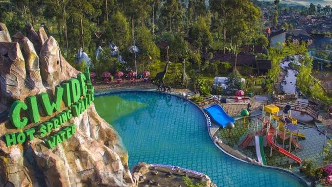 Cocok buat Long Weekend, Ini 6 Tempat Staycation dengan View Alam yang ...