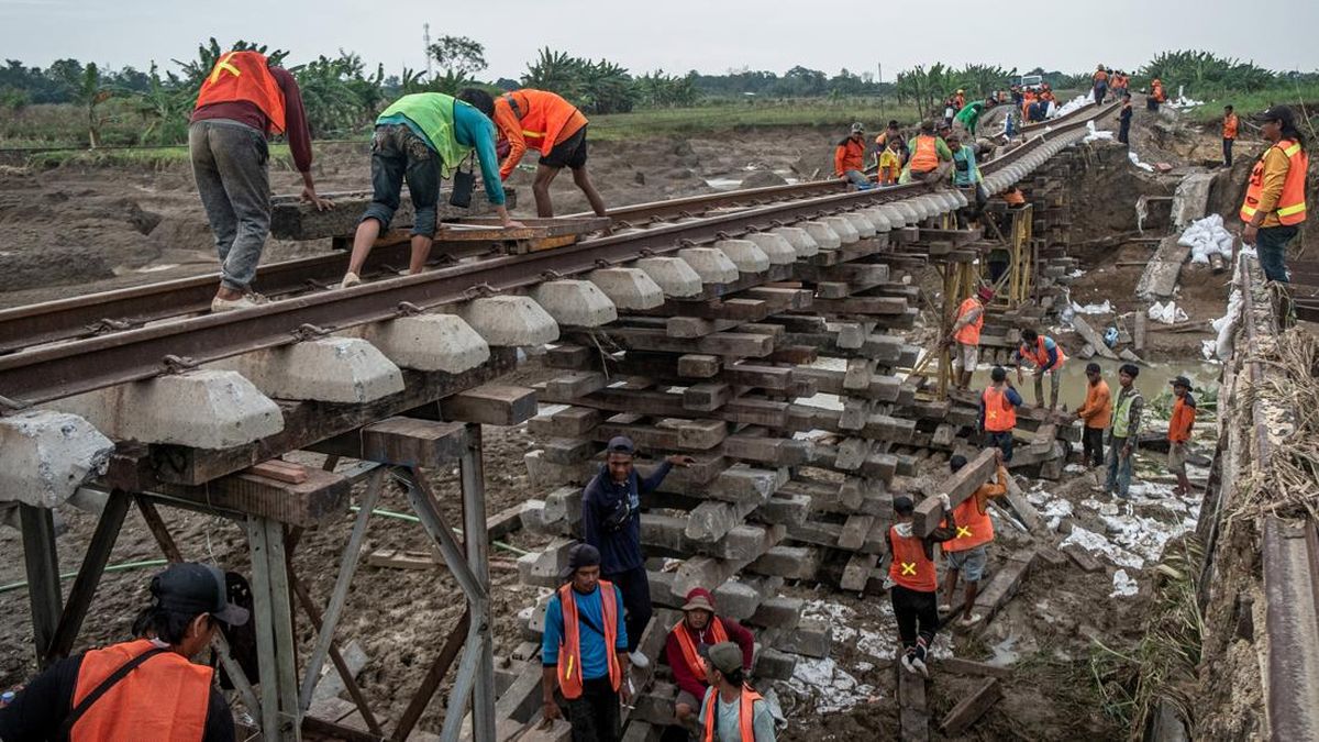 Jalur Kereta Api Grobogan yang Rusak Akibat Banjir Sudah Diperbaiki
