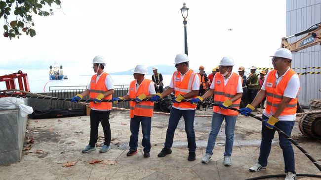 Telkom Tarik Kabel Internet Amerika Langsung ke Manado