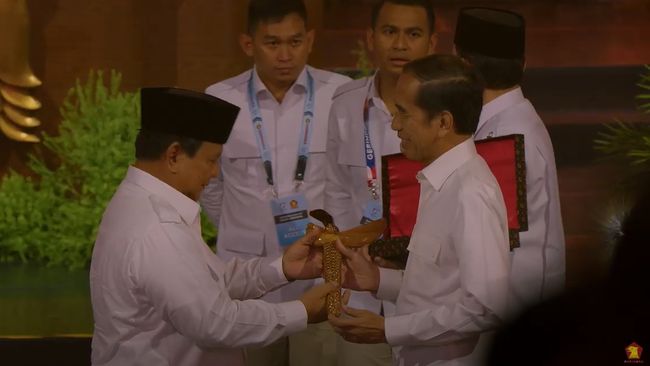 Jokowi Puji Prabowo di HUT Gerindra, Sebut Punya Dukungan Kuat