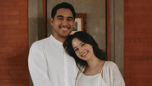 Anggika Bolsterli Umumkan Kehamilan Pertama, Pamer Baby Bump Bareng Suami