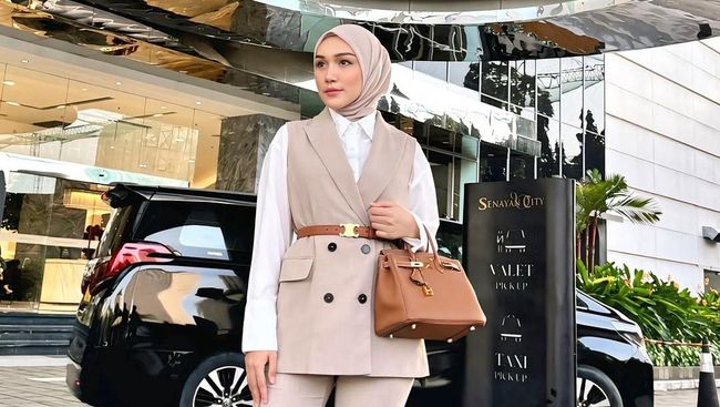 7 Potret Gaya OOTD Melody Prima Usai Melahirkan Anak Ketiga, Selalu ...