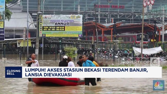 Video: Akses ke Stasiun Bekasi Lumpuh Akibat Banjir