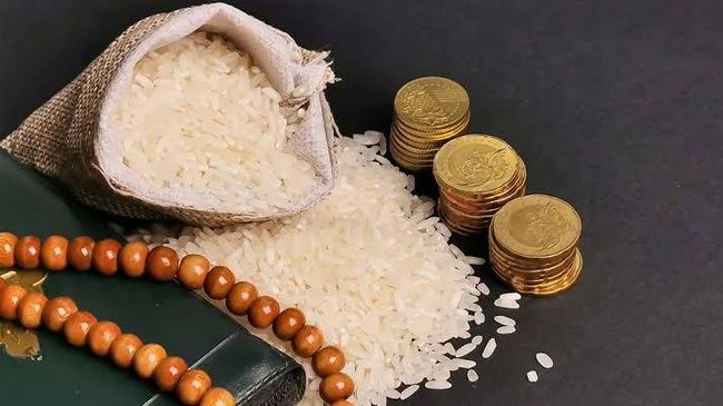 Zakat Fitrah dalam Bentuk Uang atau Beras, Mana yang Lebih Baik? Zakat Fitrah dalam Bentuk Uang atau Beras, Mana yang Lebih Baik?
