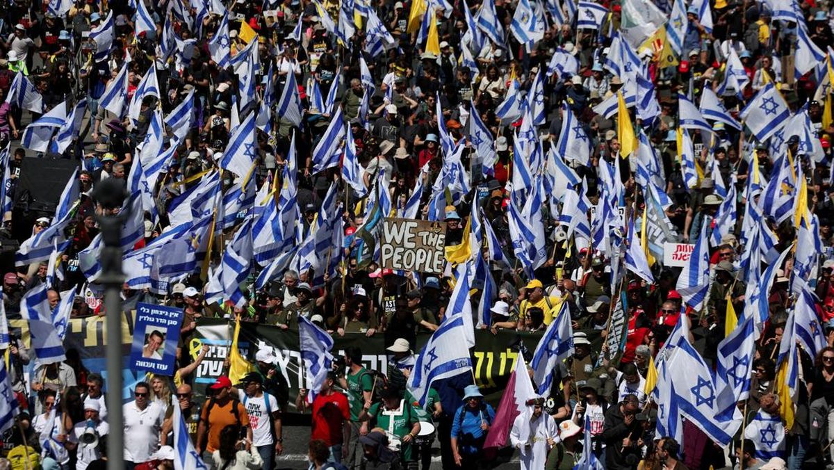 FOTO: Ribuan Warga Israel Demo Netanyahu Protes Serangan ke Gaza