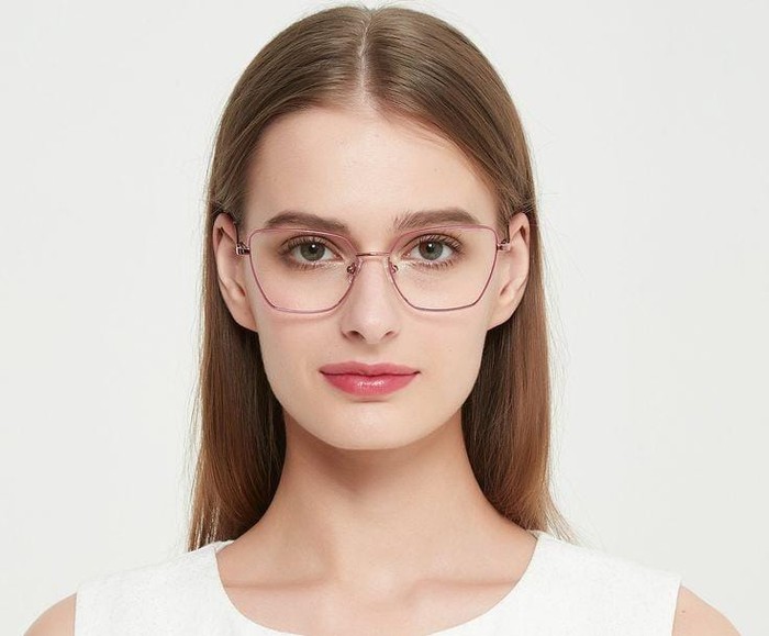 Cara Memilih Kacamata yang Sesuai untuk 6 Bentuk Wajah, Agar Terlihat Cantik Maksimal!