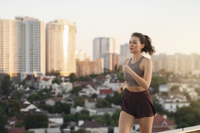 Kapan Waktu Terbaik Olahraga Jalan Kaki agar Manfaatnya Optimal?