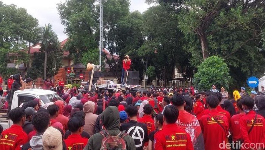 Kemnaker Beri Kabar Baik, 200 Buruh Korban PHK PT Yihong Kerja Lagi