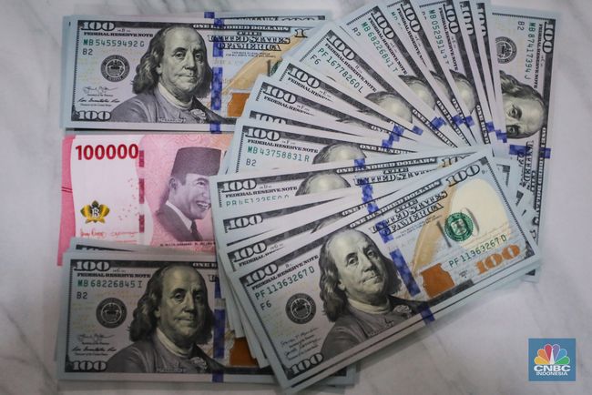 Ketidakpastian Global Masih Dominan, Dolar Naik ke Rp 16.865