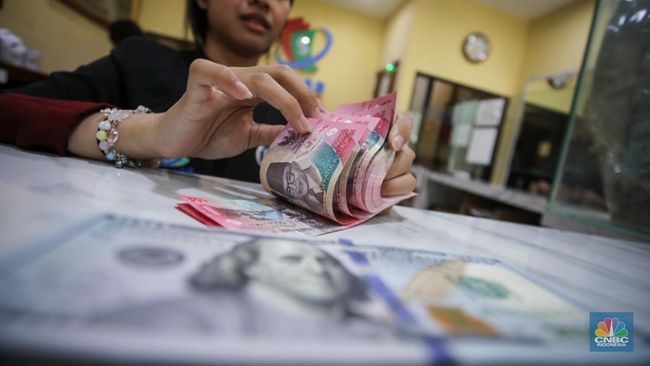 Rupiah Akhirnya Menguat, Dolar AS Ditutup Turun ke Rp16.490