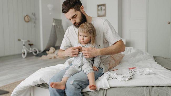 5 Tanda Kamu Memiliki Daddy Issues dan Cara Mengatasinya