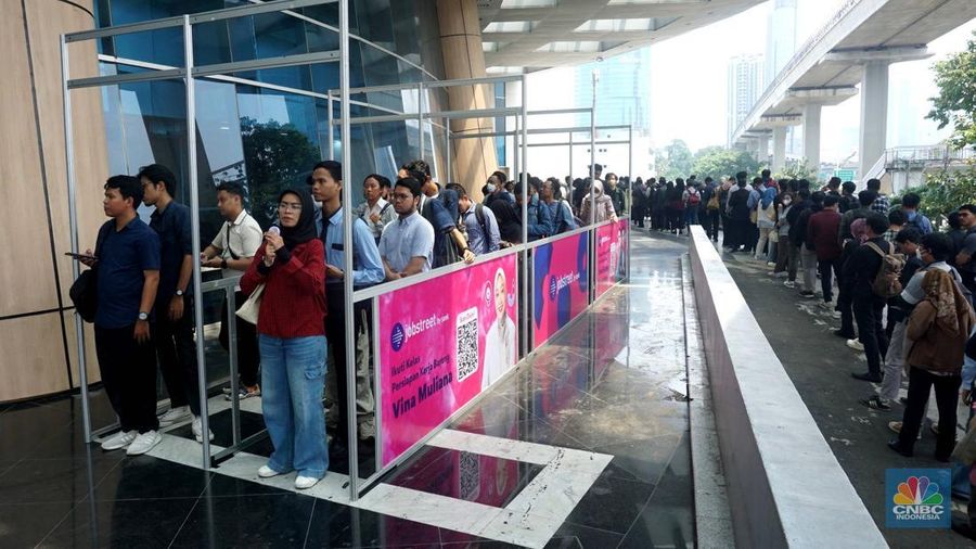 Nasib Korban PHK, Umur 50 Masih Antre Cari Kerja di Job Fair