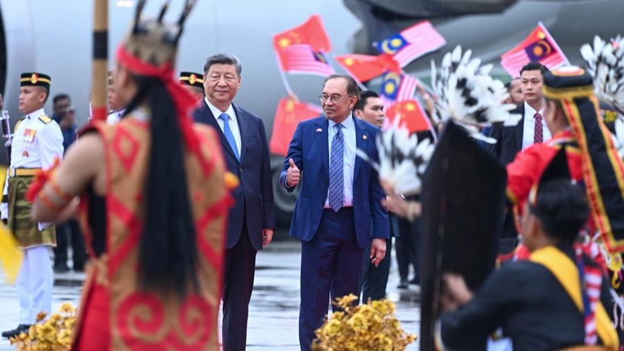 Potret Mesra Xi Jinping & Anwar Ibrahim, Saling Tatap-Saling Tunjuk