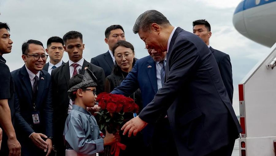 Potret Mesra Xi Jinping & Anwar Ibrahim, Saling Tatap-Saling Tunjuk