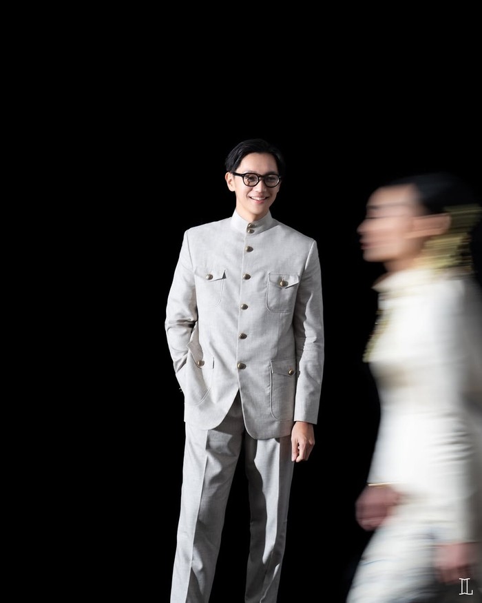 Classy & Penuh Tradisi, Intip Look Pernikahan Brandon Salim dan Dhika ...