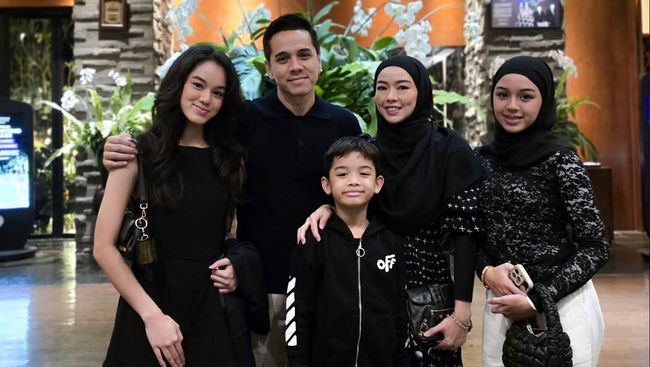 Rionaldo Stokhorst Velocity Bareng Istri & 3 Anak Bikin Salfok Disebut ...