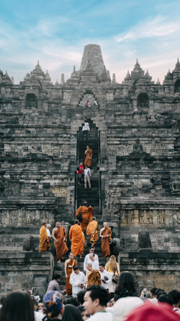 Tema hingga Rangkaian Acara Waisak Nasional 2025 di Borobudur, Ada Festival Lampion!