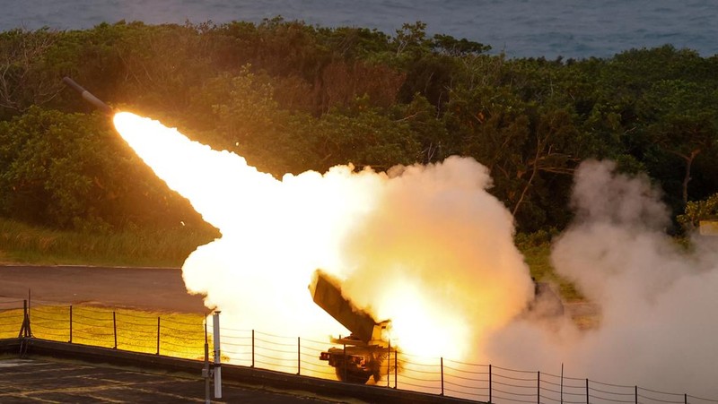 Tiba-Tiba Taiwan Latihan Militer, Pamer Roket Artileri Buatan AS