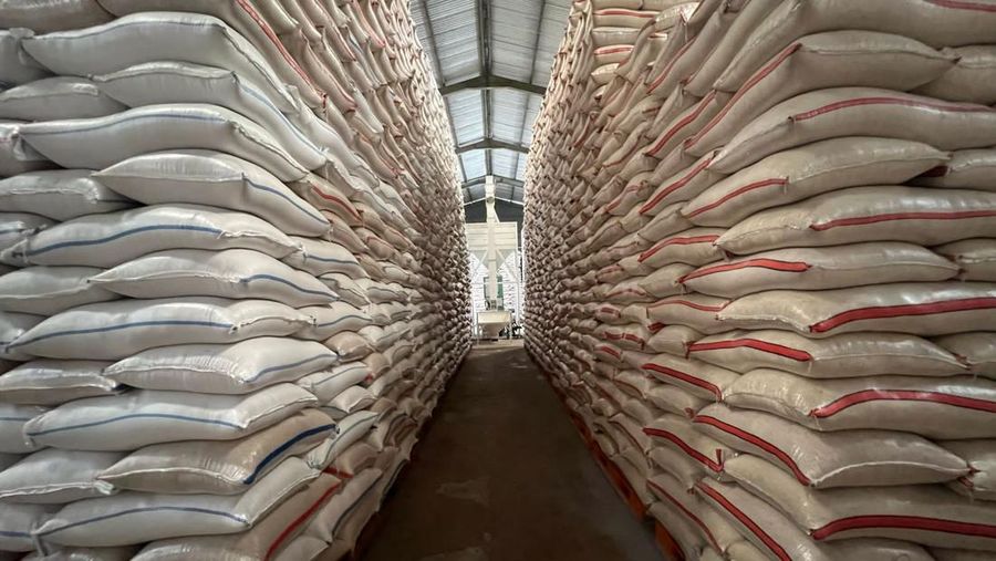 RI Banjir Beras dari Jawa Barat, Bulog Sudah Numpuk Total Segini