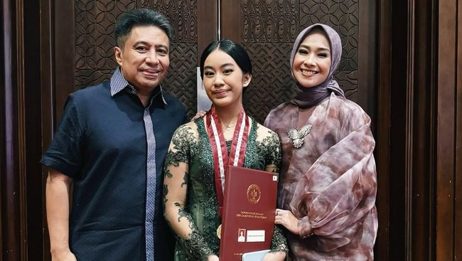 Berprestasi! 5 Potret Diarra Putri Alya Rohali yang Menang Gadis Sampul dan Diterima Masuk UI ...