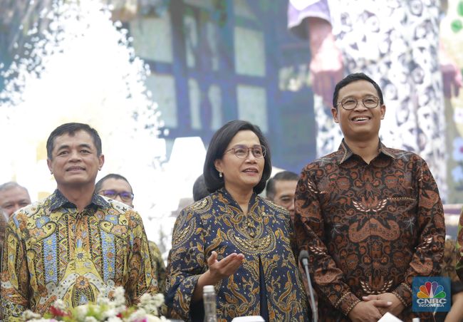 Sri Mulyani Beri Waktu 1 Bulan Dirjen Pajak & Bea Cukai Lihat Semuanya