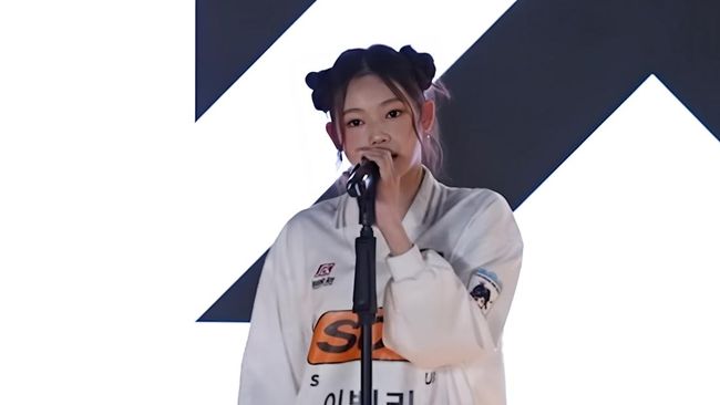 Siap Debutkan Girl Group Baru, YG Entertainment Kenalkan Evelli sebagai Member Pertama