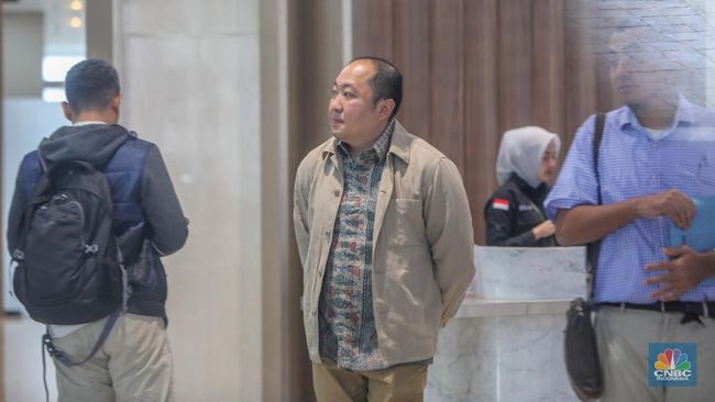 3 Jam Berlalu, Dirut Sritex Iwan Kurniawan Masih Diperiksa Kejagung