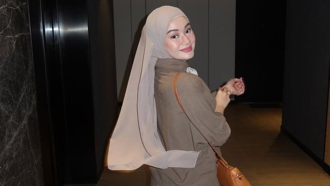 Get The Look: Ide Outfit One Set ala Dinda Hauw, Tampil Stylish Tanpa ...