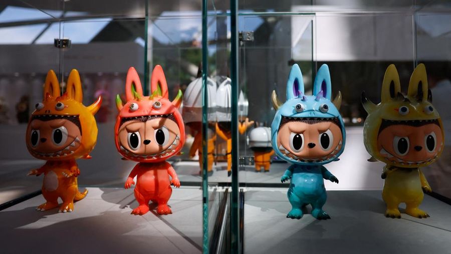 Penampakan Labubu Manusia yang Laku Rp2,5 Miliar