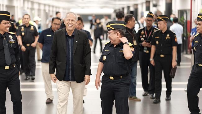 Wamenkeu Malam-Malam Sidak Bandara Soetta, Ada Apa?