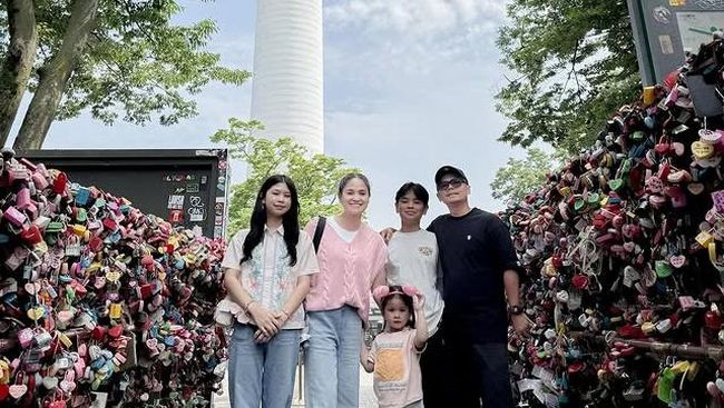 Keseruan Wendi Cagur dan Keluarga Liburan di Korea Selatan, Ini 5 Potretnya - Foto 1