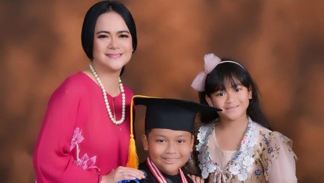 Cerita Artis Shezy Idris Jadi Single Parent, Kini Jualan Donat & Baju ...