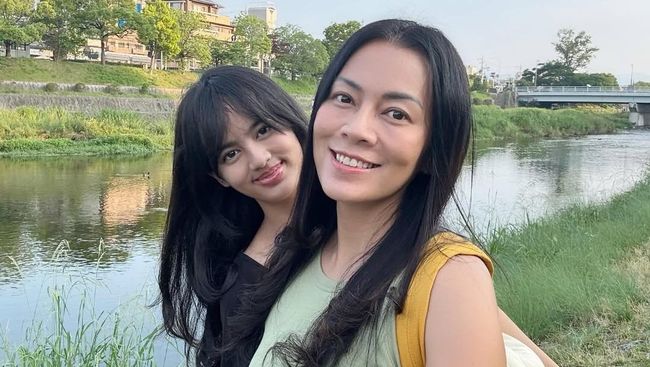 Terpopuler: Potret Atisha Anak Dewi Lestari yang Tingginya Melebihi Ibunda