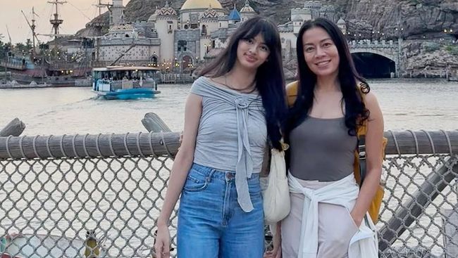 Atisha Anak Dewi Lestari Sudah Gadis dan Tinggi Melebihi Ibunda, Intip Potretnya - Foto 1