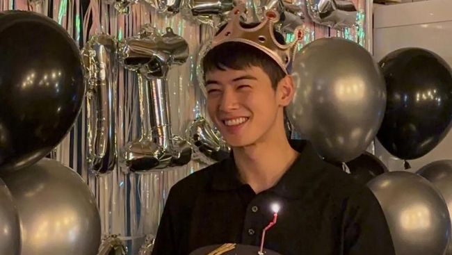 5 Potret Cha Eun Woo Potong Rambut Jelang Masuk Wamil - Foto 1