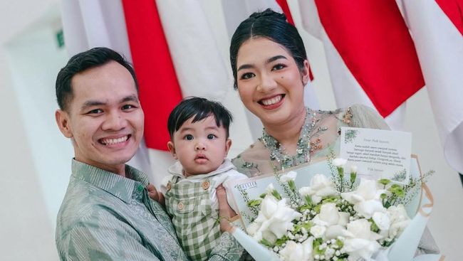 5 Potret Kebersamaan Komika Bene Dion dan Istri yang Kini Jadi Notaris ...