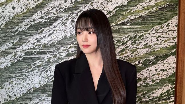 Selalu Tampil Elegan, Intip 6 6 Gaya OOTD Aktris Cantik Kang Mi Na ...