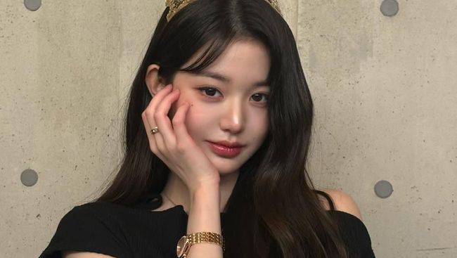 5 Potret Ultah Jang Wonyoung IVE, Idol Korea yang Dikira AI karena Cantiknya Tak Manusiawi - Foto 1