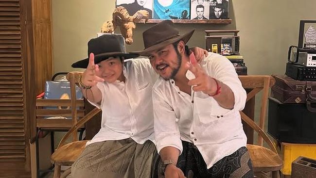 Potret Kebersamaan Ramon Y Tungka dan Putranya yang Beranjak Remaja ...