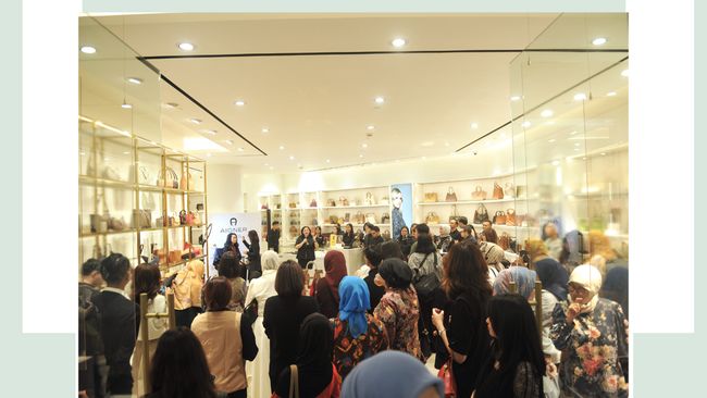 AIGNER Introduces New Collection, "The Icons of Elegance"