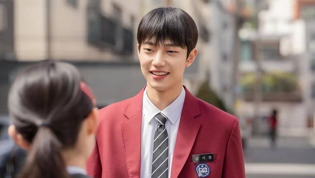 6 Drama Korea Populer yang Dibintangi Aktor Tampan Cho Jun Young