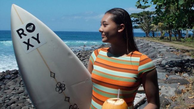 Suri Jabrik Ponakan Luna Maya yang Cantik dan Jago Surfing, Intip ...