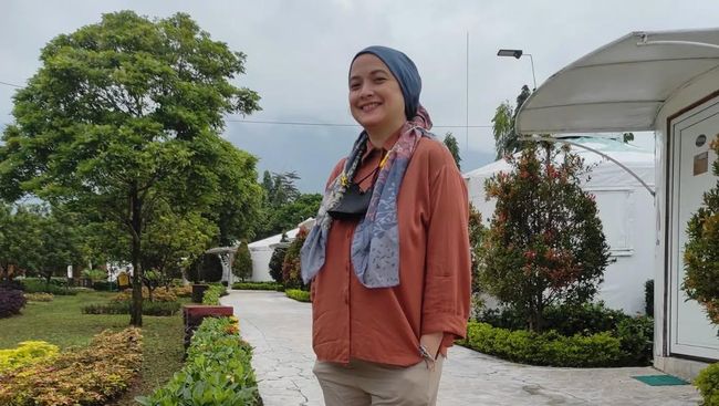 KPR Lunas, Andhara Early Gunting Semua Kartu Kredit agar Tak Lagi ...