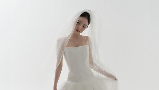 Jelang Pernikahan, Aktris Korea Park Jin Joo Tampil Cantik dalam Balutan Gaun Pengantin