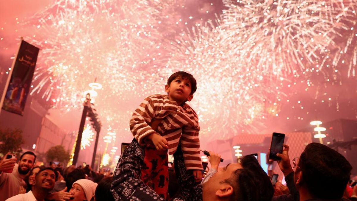 FOTO: Pesta Kembang Api Sambut Tahun Baru 2026 di Penjuru Dunia