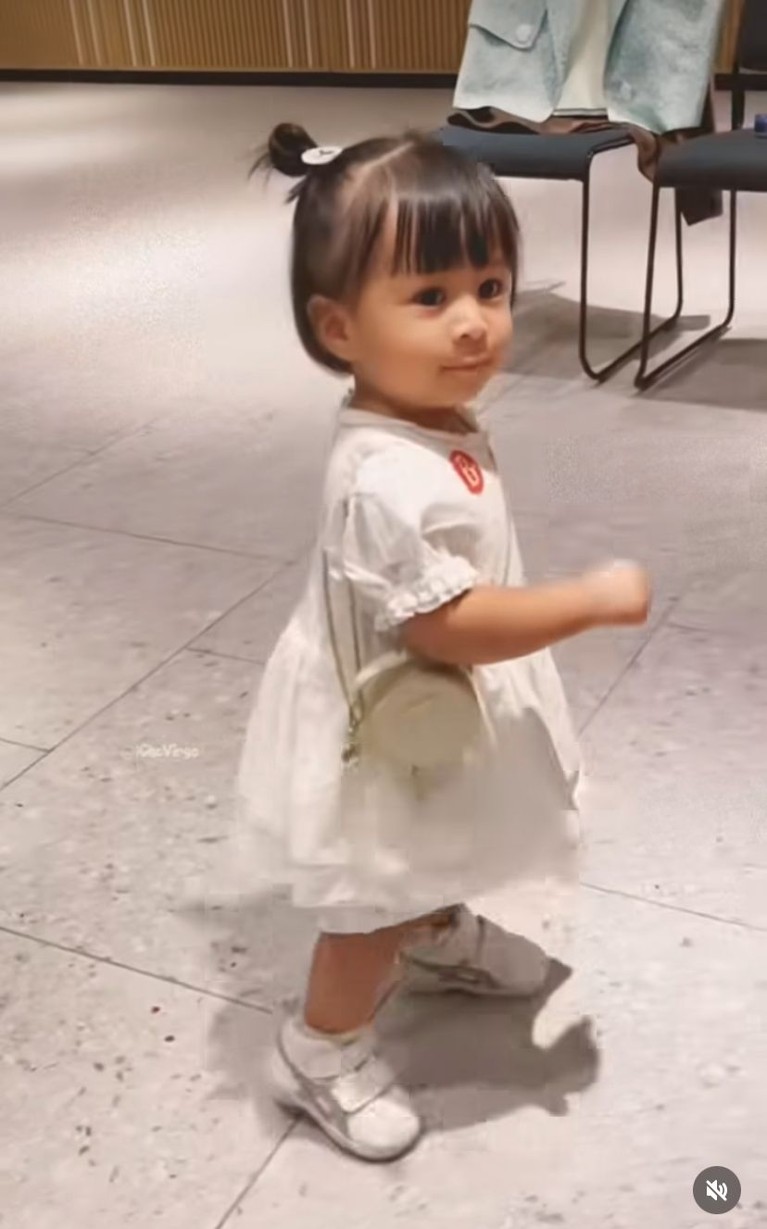 Didandani Nagita Slavina, 7 Gaya Lily Sang Putri yang Modis dengan ...