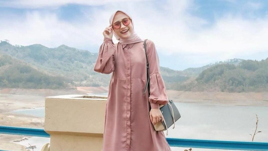 Aktif Seharian dan Tetap Rapi! 3 Tunik Ini Bikin Kamu Siap ke Acara Apa ...