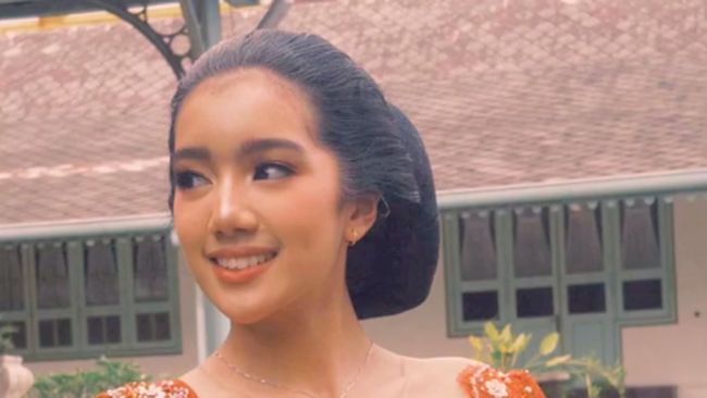 Potret Leticia Anak Sheila Marcia dalam Balutan Kebaya, Hadiri Acara di ...
