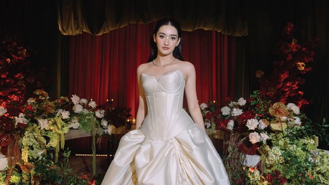 5 Potret Gaun Pengantin dan Resepsi Ranty Maria, Bak Putri Kerajaan ...